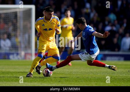 Leeds United's Joel Piroe (left) and Sheffield Wednesday's Reece ...