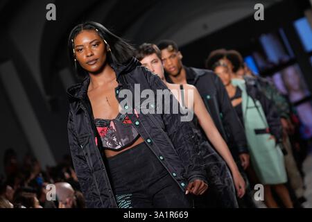 Lisbon, Portugal. 09th Mar, 2025. A model walks the runway during ...