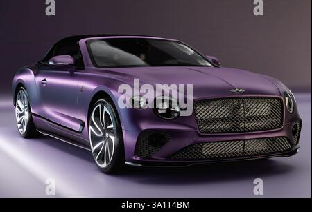 Bentley Continental GT Convertible in the studio Stock Photo - Alamy