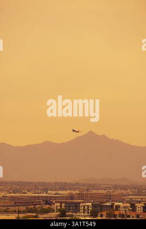 Flight flying over Phoenix, Arizona, USA Stock Photo - Alamy