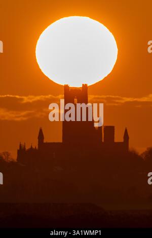 Ely Cathedral in Cambridgeshire at sunrise on a winters morning Stock ...