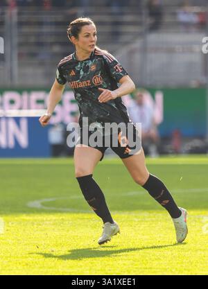 Tuva Hansen (FC Bayern Muenchen, #06), Lea Schueller (FC Bayern ...