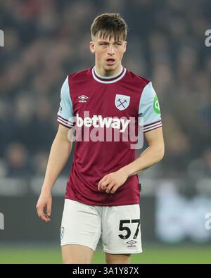 Oliver Scarles of West Ham United during the Premier League match ...
