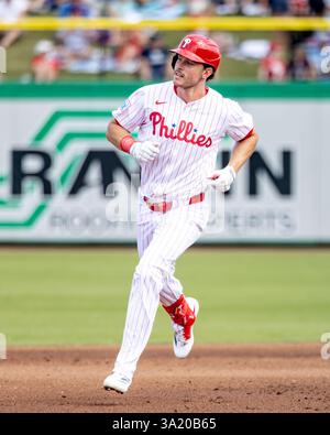 Philadelphia Phillies outfielder Max Kepler (17) bats in the fourth ...