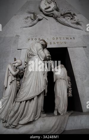 This neoclassical sculpture by Antonio Canova showcases idealized human ...