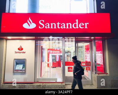Santander retail bank office, building exterior, New York City, New ...