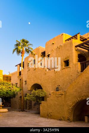 Traditional Arabic Building Stock Photo - Alamy