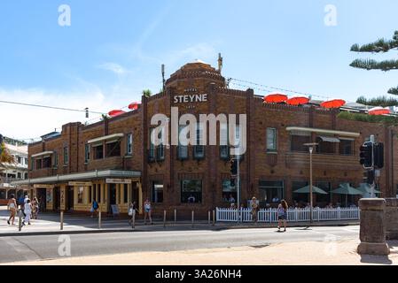 The Hotel Steyne on the Manly Corso in Manly Beach, Sydney Stock Photo ...