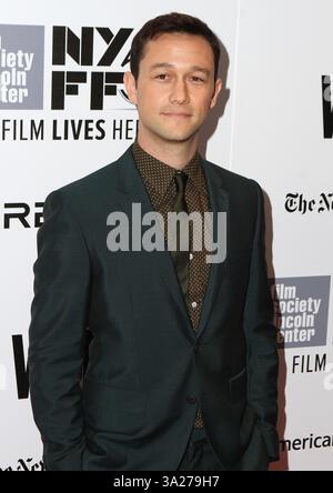 Joseph Gordon Levitt at the World premiere of "Inception" in London ...