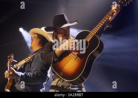 Jess Carson (guitar, vocals), MIDLAND, Uber Eats Music Hall, C2c ...