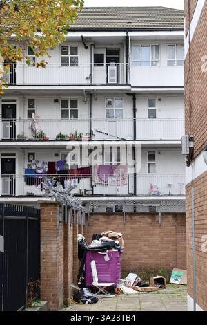 Walkways and washing at flats on the Minerva Estate, Bethnal Green ...