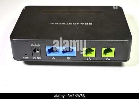 Internet VOIP Analogue Phone Adapter (ATA) for connecting broadband ...