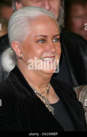 Oct. 22, 2002 - Hollywood, CALIFORNIA - GRACE SLICK AND HER DAUGHTER ...