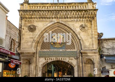 Türkei, Istanbul, Nuruosmaniye-Tor, Eingang zum gedeckten Bazaar Stock ...