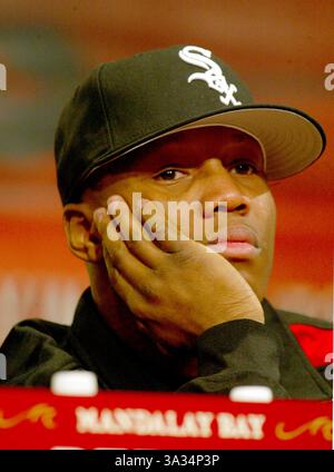 Apr 07, 2004; Las Vegas, NV, USA; Boxing promoter DON KING (C ...