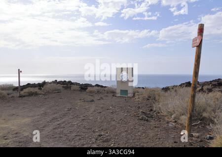 the Meridiano Zero Monument, Monumento al antiguo meridiano 0º, El ...