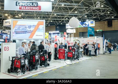 In the alleys of global industrie, the largest trade fair dedicated to ...