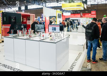 In the alleys of global industrie, the largest trade fair dedicated to ...