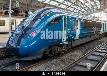 British Rail Class 807 Evero Avanti West Coast train at platform ...