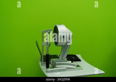 Corneal topographer for topography examination. Corneal topography eye ...