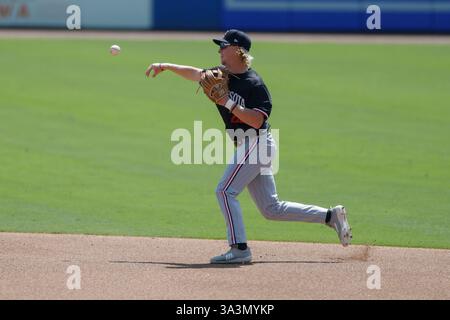 Toronto Blue Jays' Alan Roden (18) singles during sixth inning MLB ...