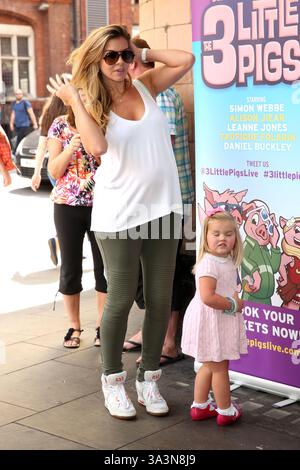Imogen Thomas with her daughter Ariana at 'The 3 Little Pigs' premiere ...
