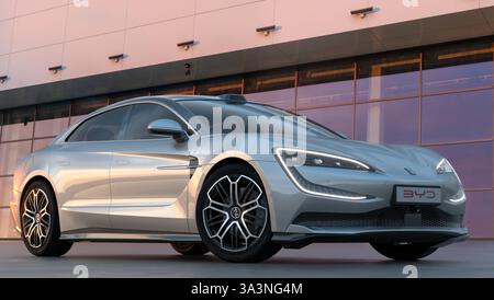 Yangwang U7 - BYD luxury sedan with breakthrough technologies Stock ...