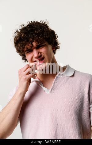 Cracked tooth hurts from bacterial inflammation. Severe dental ...