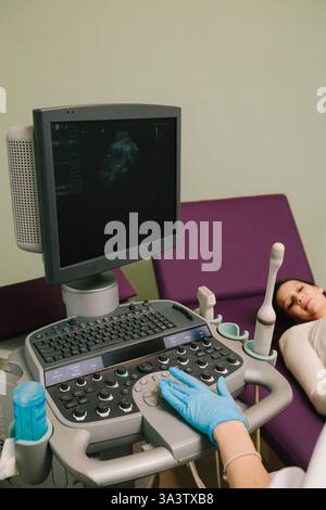 Gynecologist uses ultrasound scanner for gynecology checkup and tells ...