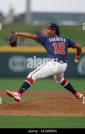 Atlanta Braves pitcher Didier Fuentes (75) works against the Los ...