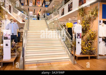 Uniqlo Edinburgh clothing shop Stock Photo - Alamy