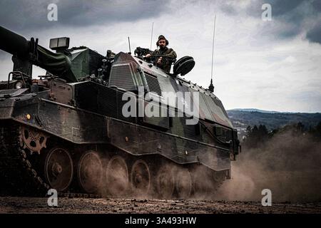 Deutschland, Europa, Bundeswehr, Panzerhaubitze 2000, Artillerie ...