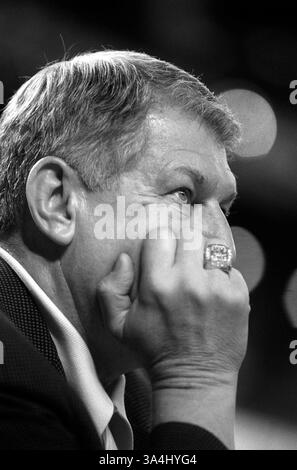 Aug 29, 2002; Phoenix, AZ, USA; JERRY COLANGELO, former Diamondbacks ...