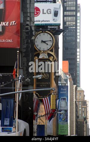 Times Square during Blackout 2003 Manhattan New York City USA Stock ...