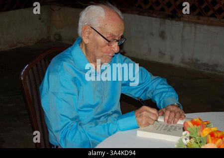 Apr. 30, 2007 - ELI WALLACH AND WIFE ANNE JACKSON ATTEND READING AND ...