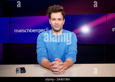 Tilo Jung in der ARD-Talkshow maischberger im Studio Berlin Adlershof ...