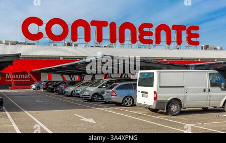 Continente store logo sign in Amadora. Continente is a retail chain the ...