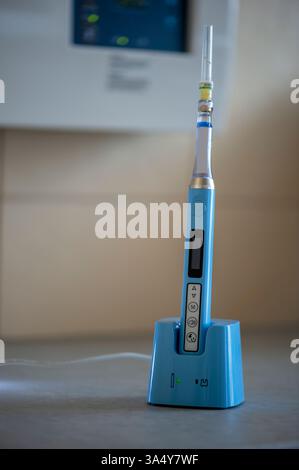 wireless device for automatic administration of anesthetic during local ...