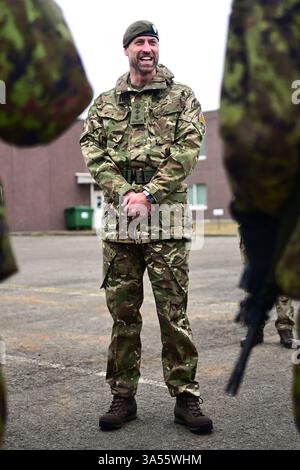 The Prince of Wales meet Estonian troops at Tapa Camp and thank them ...