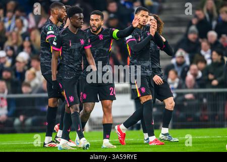 Tyrique George (Chelsea FC, #32) schießt aufs Tor und trifft zum 3:0 ...