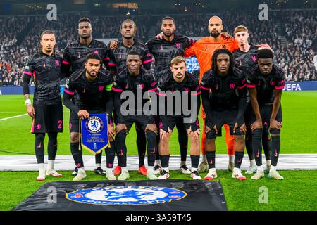 Chelsea lineup / holdfoto. 1 (CHE) - Robert Sánchez (keeper), 4 (CHE ...