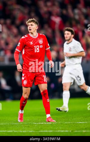 18 (DEN) - Jesper Lindstrøm /Jesper Lindstrom. Nations League: Danmark ...