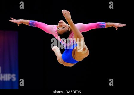 Alia Leat performs her floor routine on day three of the 2025 Artistic ...