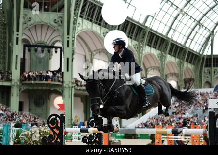 Robert WHITAKER of Great Britain with Vermento during the Grand Prix ...