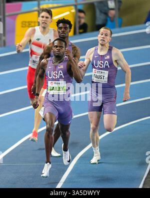 Christopher Bailey of the USA competing in the men’s 4x400m relay at ...