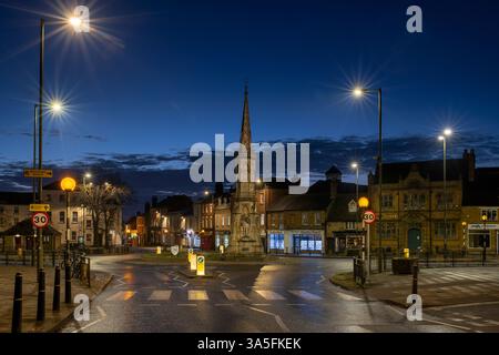 Banbury Cross at dawn in spring. Banbury, Oxfordshire, England Stock ...
