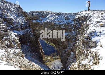 Elderly woman tourist photographs Stock Photo - Alamy