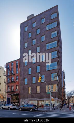 290 Mulberry Street, Mulberry House, has staggered and corner windows ...
