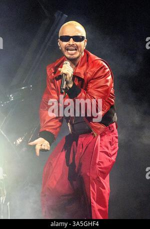 MIAMI, FL-MARCH 22: J Balvin performs “Back To The Rayo” Tour at Kaseya ...