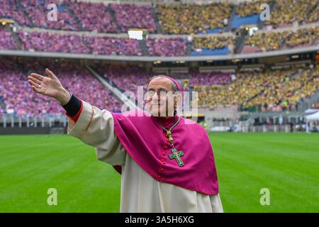 Incontro dei cresimandi della Diocesi di Milano con l'Arcivescovo Mario ...